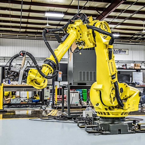 Roboti industriali, roboti second hand, automatizari, KUKA, ABB, FANUC